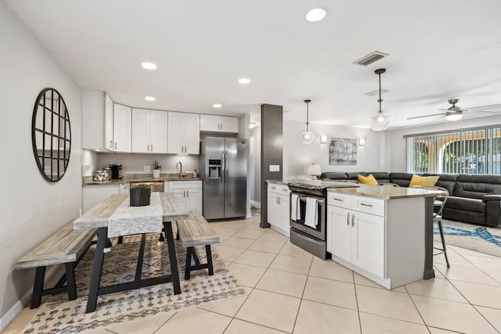 Private And Large Back Yard - 3.5 Miles To Beach! - Bonita Springs, FL