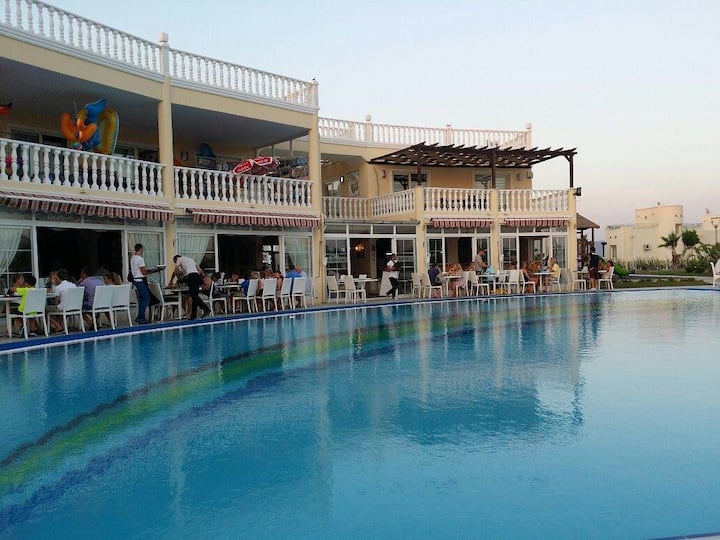 Turquise Tatil Sitesinde Ortak Havuz Ve ÖZel Plaj - Güllük