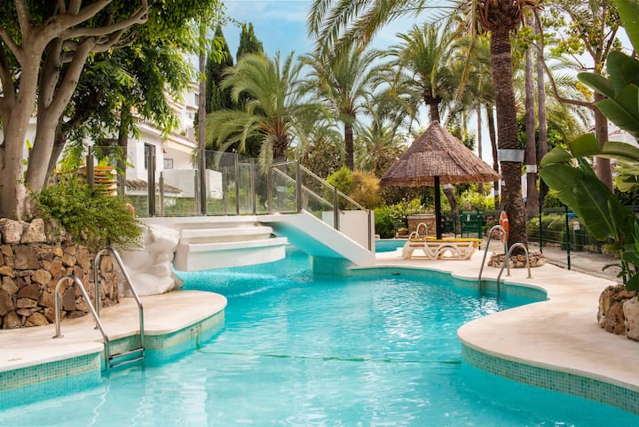 Beautiful Beachfront Apartment - Marbella