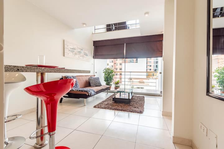 Bright Duplex In Miraflores Steps From The Malecon - Perú