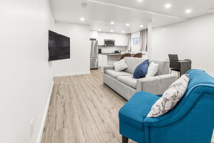Gorgeous Bright Bachelor 10 Mins From Old Montreal - Brossard