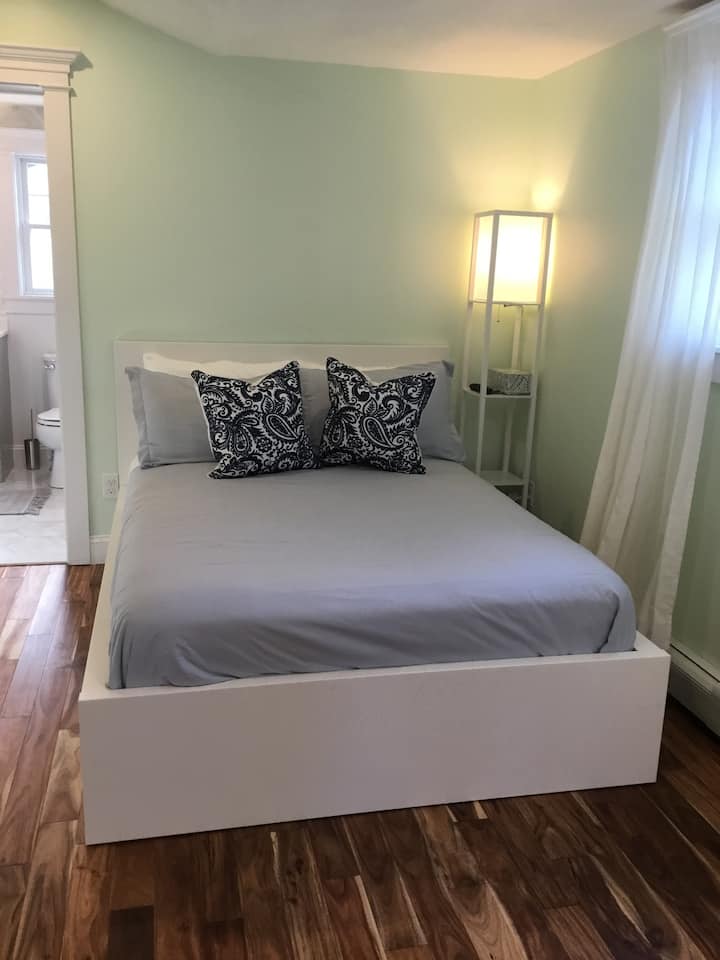 Private Bedroom. Vineyard Haven - Woods Hole, MA