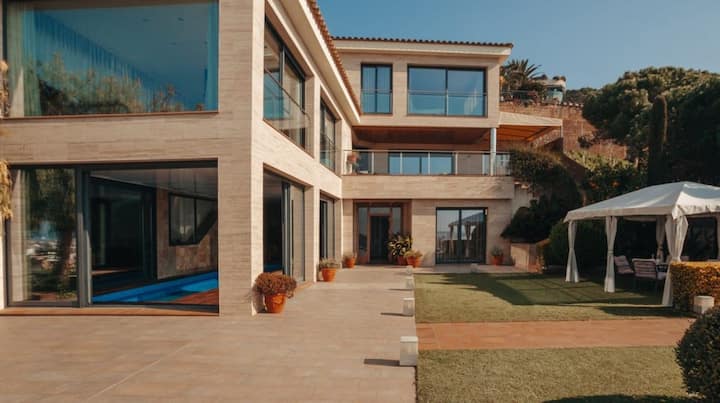 Lujosa Casa En La Costa Brava. Blanes - Lloret de Mar
