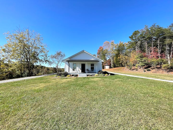 Newly Renovated Farmhouse On Acreage - Morganton, NC