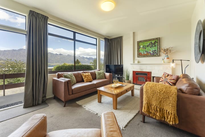 Maha Peaks - Amazing Views, Cosy Home - Queenstown