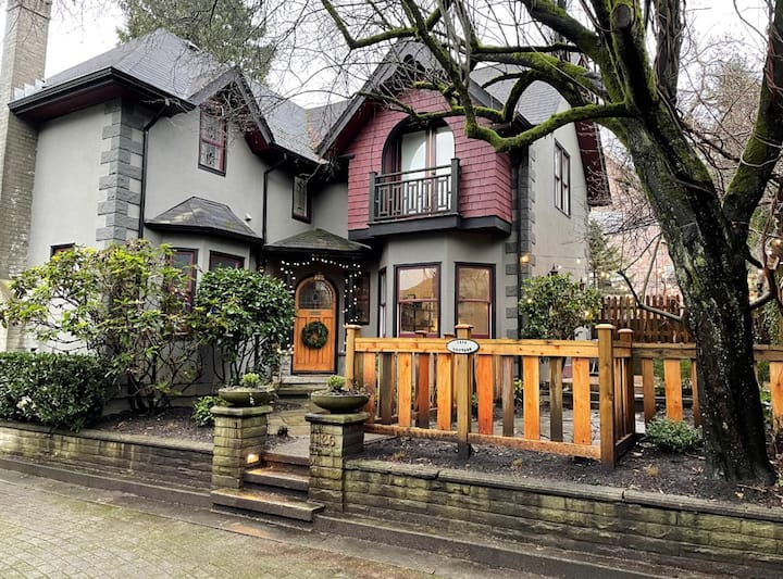 Mt Pleasant Family Heritage House - Vancouver