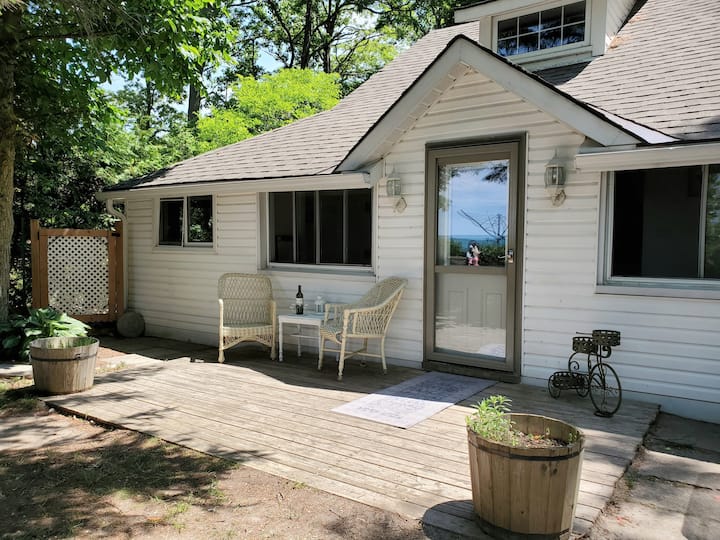 Tecumseh Lodge Beach Getaway - Sauble Beach