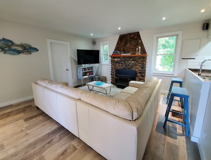 Tecumseh Lodge Beach Getaway - Sauble Beach