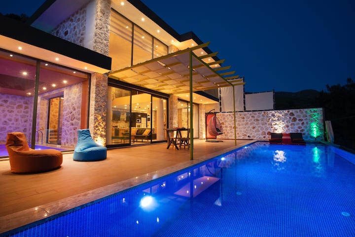 Villa Amare Kapalı ıSıtmalı Havuzlu  Tatil Villası - Kalkan