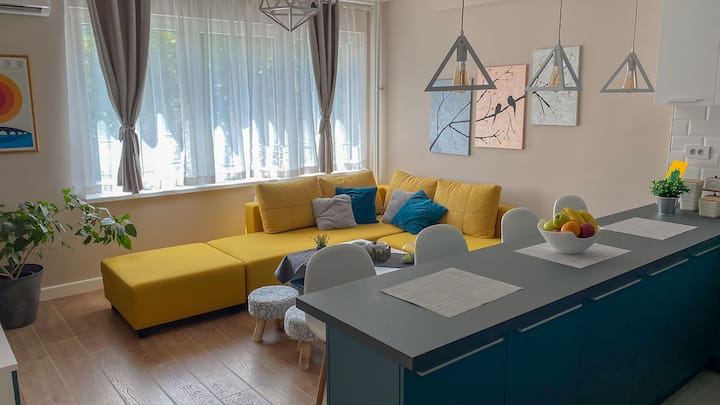 Bright & Spacious 2br | Best Walkable Location! - Skopje