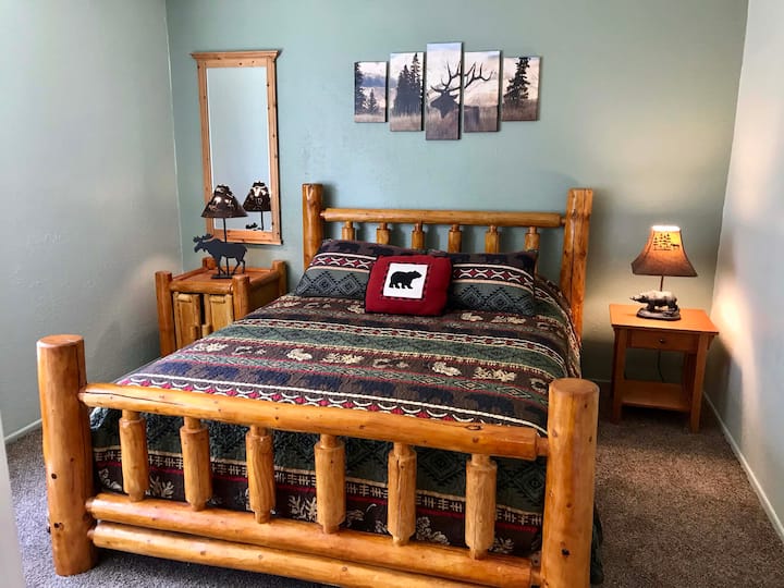 Relax Next To Golfcourse, Pool, Sauna, Fp,sleeps 6 - Mammoth Lakes