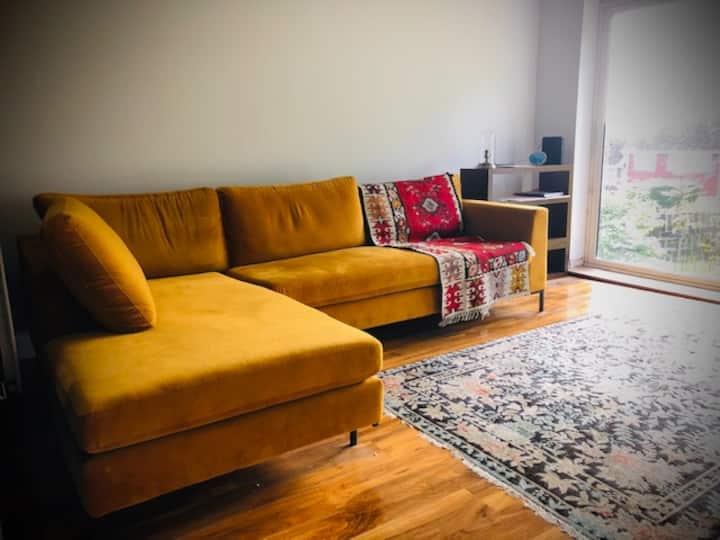 Spacious Room In Recently Renovated Home. - Cardiff