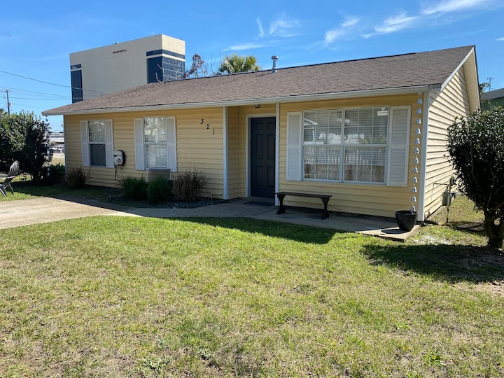 Downtown Pensacola
3 Bd.rms, 1 Ba.,updated, Pets - Pensacola, FL
