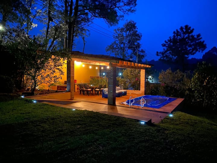 Casa De Campo En Avandaro Con Alberca - Valle de Bravo