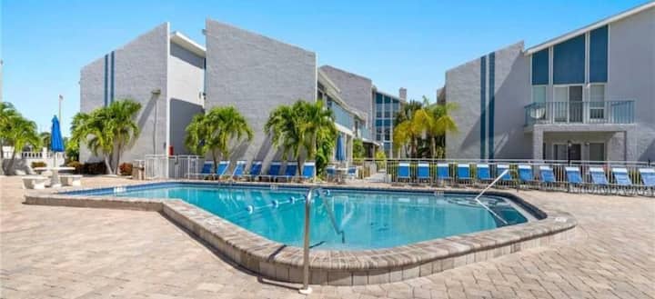 Bay Bliss At Madeira Beach Yacht Club - Madeira Beach, FL