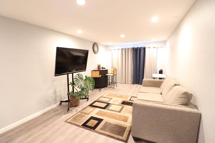 Spacious, Lake Merritt Area, Condo Style Apartment - Oakland, CA