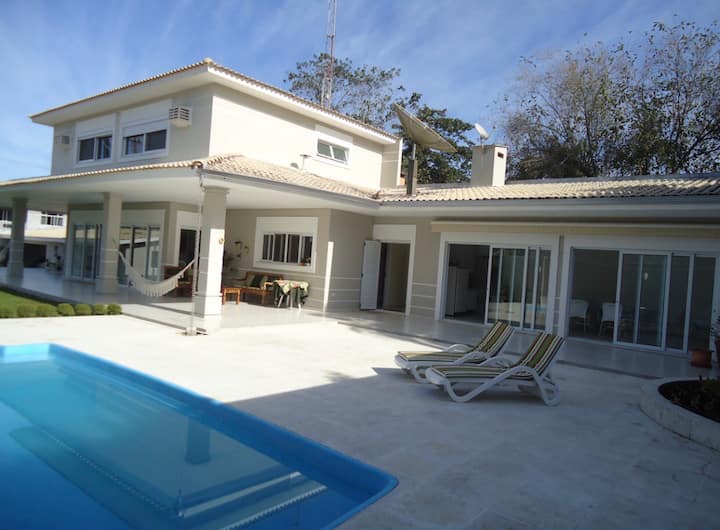 Casa Confortável Com Piscina No Centro De Morretes - Morretes