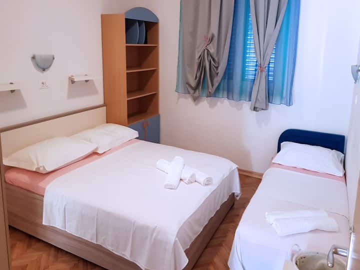 Apartman 3+2d - Makarska