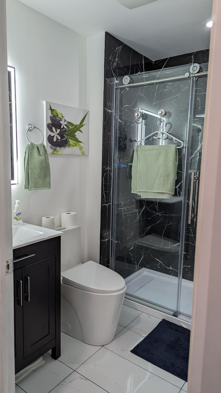 Ndefta Home: Chambre Privée à Louer à Québec City - Québec, QC