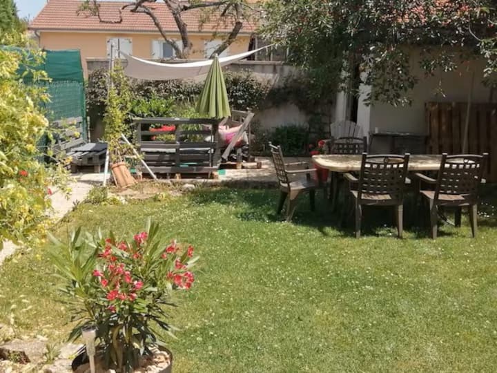 Maison De Ville Avec Jardin Spacieuce Et Calme - Chaumont
