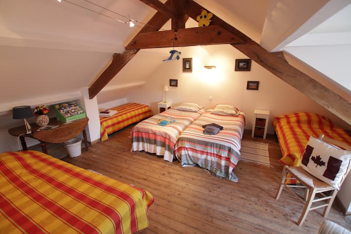 'Tatihou' Room With 5 Single Beds - Arromanches-les-Bains