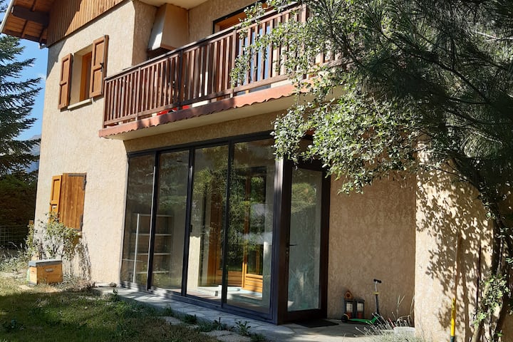Rez De Jardin Chalet Vue Montagnes - Briançon