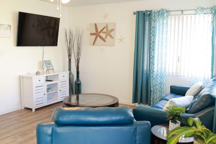 2-br Pacific Beach Cottage - 8 Blocks From Ocean - San Diego, CA