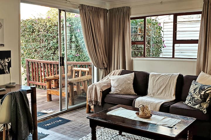 Brooklyn - No 3 Self-catering, Braai, Private - East London