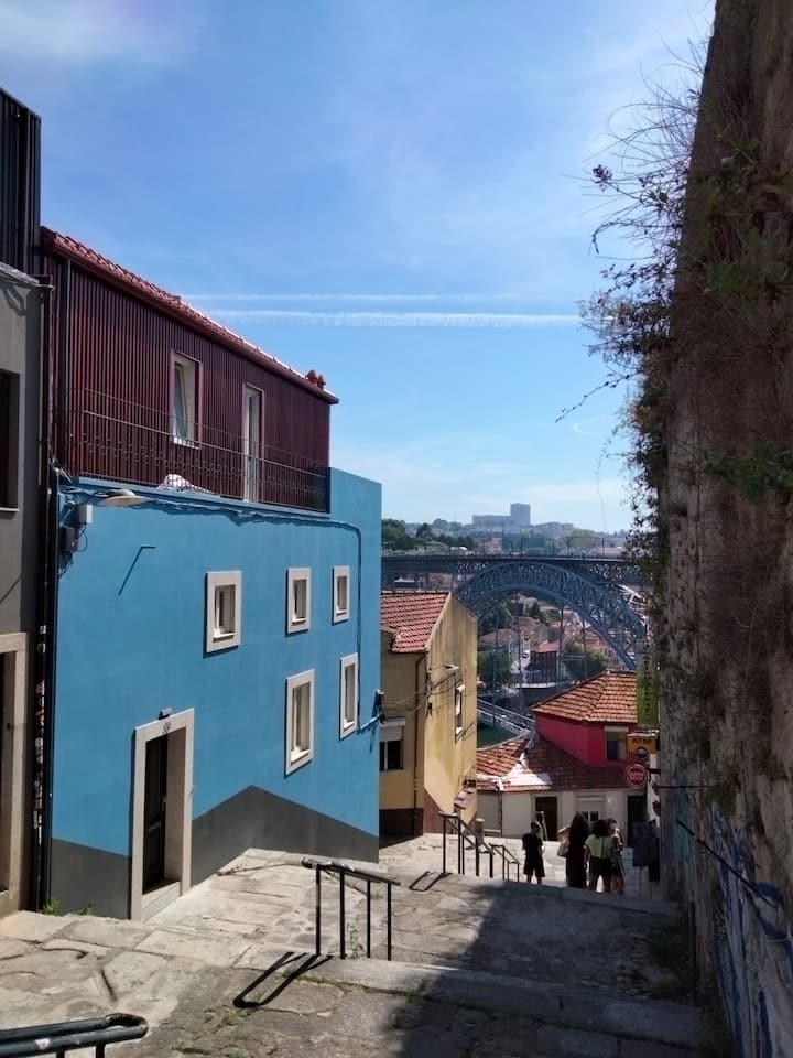 Dos Guindais - Turismo Urbano, Escadas - Porto