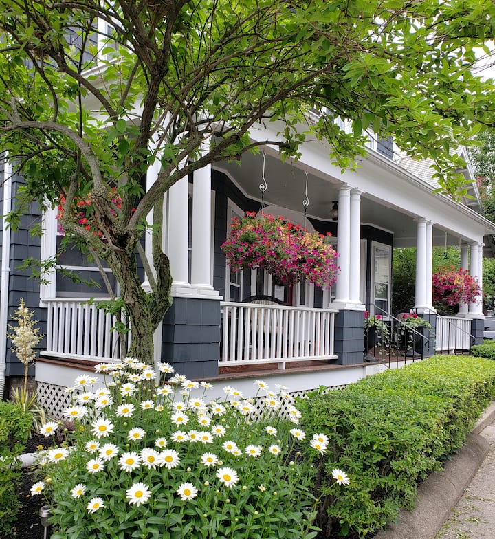 The Salem Porch House - 沙連
