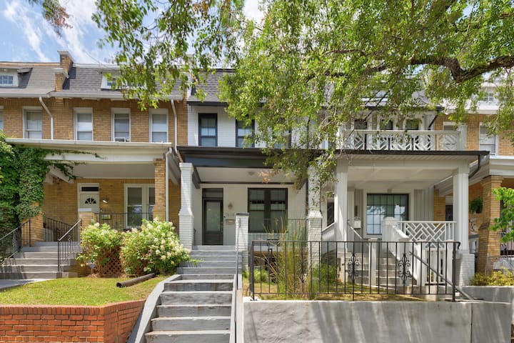 Newly Renovated 1 Bedroom Apartment W/full Kitchen - Washington, D.C.