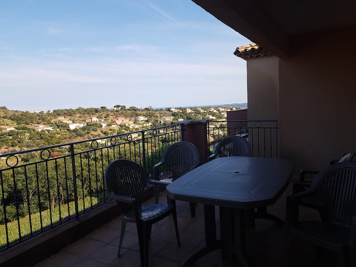 Superbe Appartement Dans Résidence Avec Piscine - Sainte-Maxime