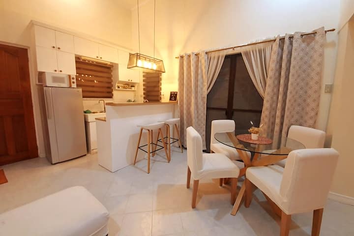 Charming Family Suite | Near Starbucks Reserve - Amadeo