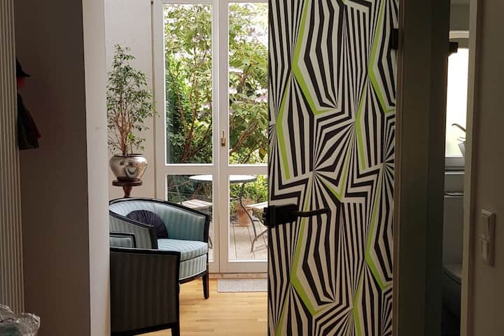 Stylisches Appartment Mit Wintergarten & Terrasse - Düsseldorf