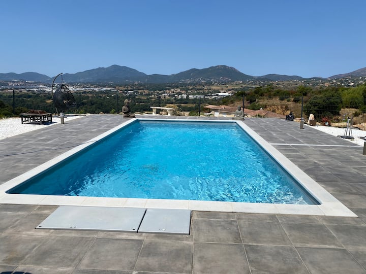 Très Belle Villa T3 Avec Piscine Et Vue Dégagé - Corse-du-Sud