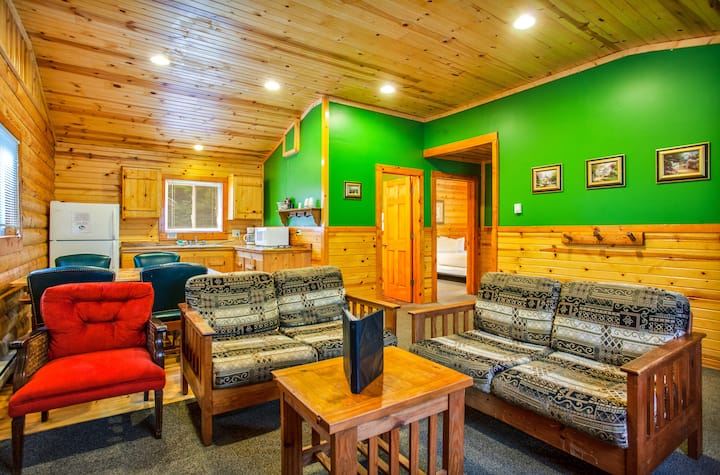 Private Cabin For Six People - Wisconsin Dells, WI