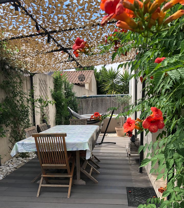 Maison Cosy Avec Petit Jardin, Jacuzzi & Plancha - Castries