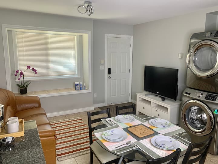 2br Near Skytrain Station, Private And Convenient - Vancouver