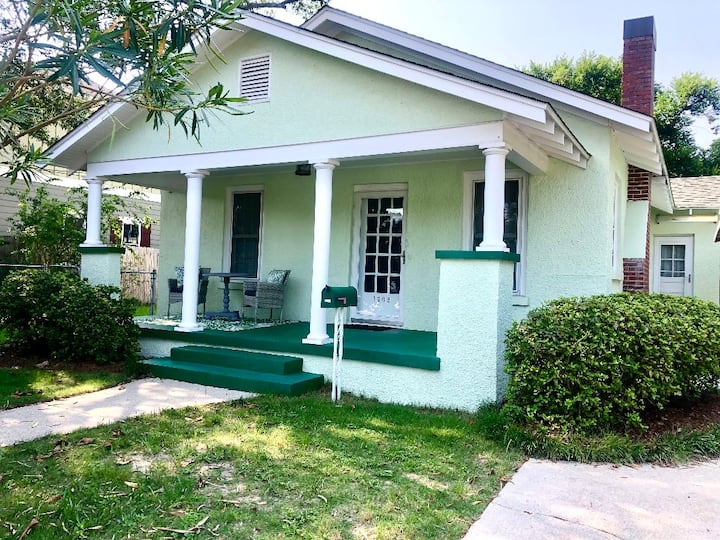 "Green Porch" Bungalow Located In East Hill! - Pensacola, FL