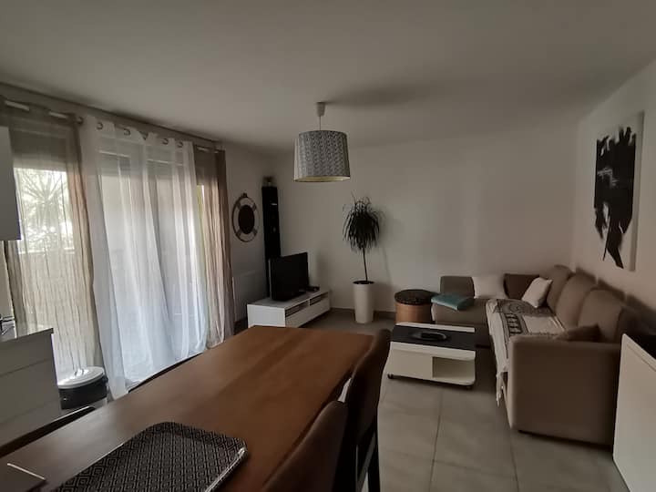 Bel Apt En Résidence Privée Avec Parking - Montpellier