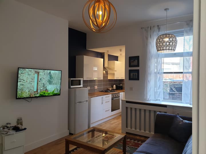 Stylish Ground Floor 2 Bedroomed Apartment. - Barrow-in-Furness