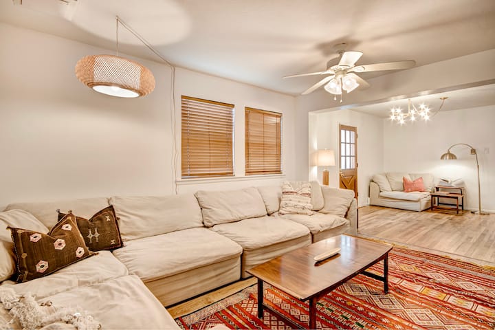 Nob Hill Hidden Alley House - Albuquerque, NM