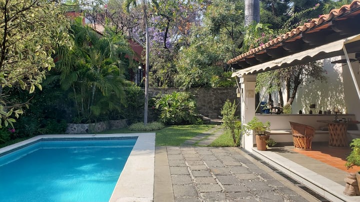 Linda Casa En La Entrada De Cuernavaca Mor. - Cuernavaca