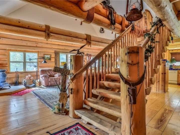 The Wild West Cabin Retreat *Game & Movie Room* - Crestline, CA