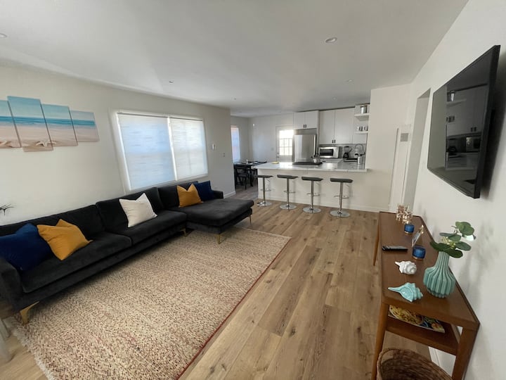 Cozy Home 5 Min. From Beach - Ventura, CA