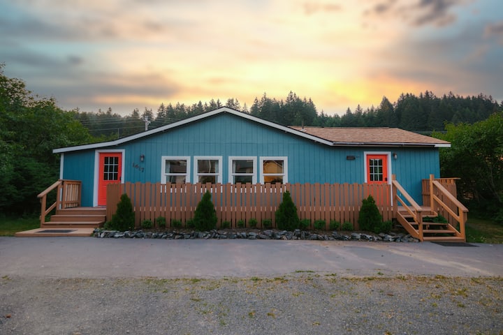 The Back Door At The Fairweather W/king Bed - Kodiak, AK