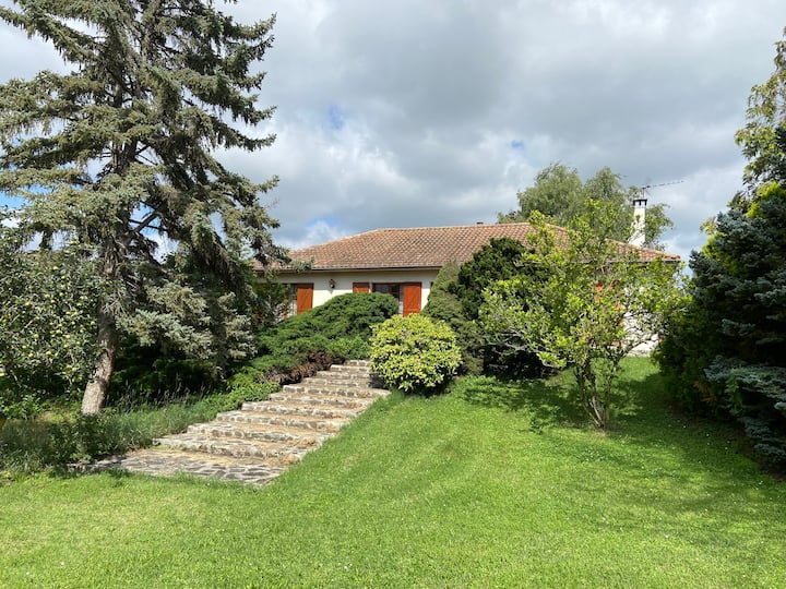 Belle Et Grande Villa En Auvergne - Riom