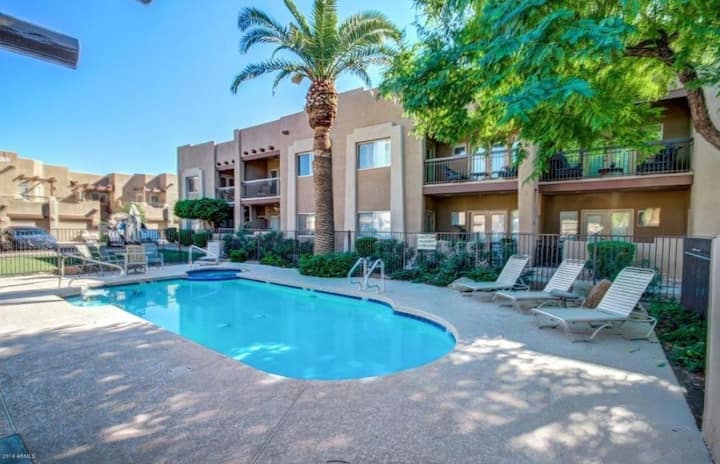 Gated Old Town Condo-3br,2ba W/ Pool & Hot Tub - Scottsdale, AZ