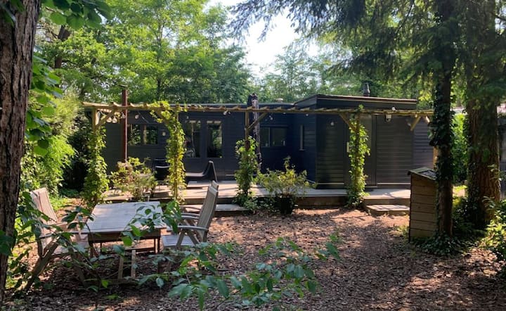 Thuis In De Natuur: De Boshut In De Veluwe - Holandia