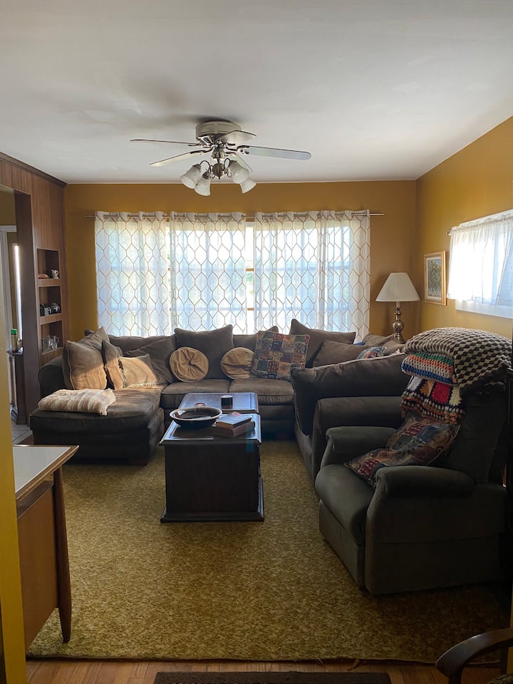 Large, Beautiful Mid Century Mod Mountain House! - Williamsport